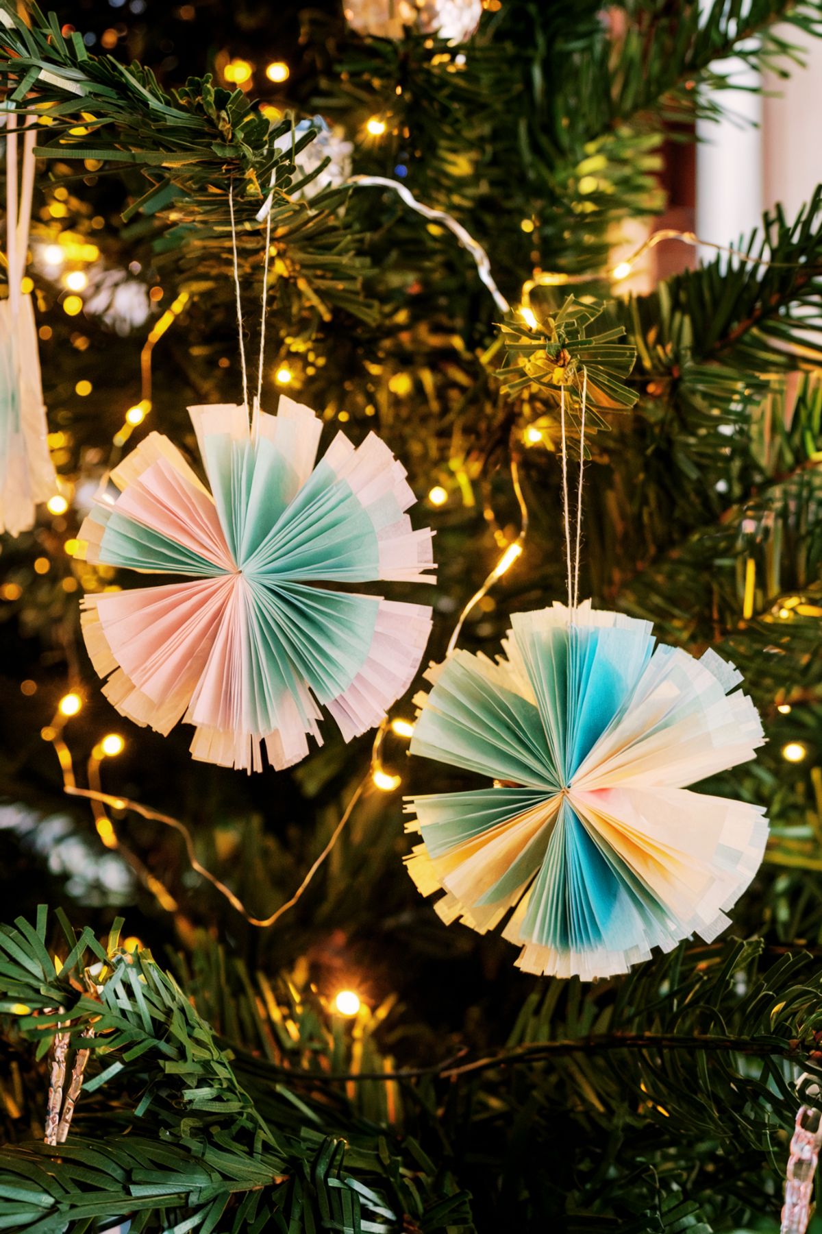 Paper Christmas Ornaments: 12 Beautiful Snowflake Ideas